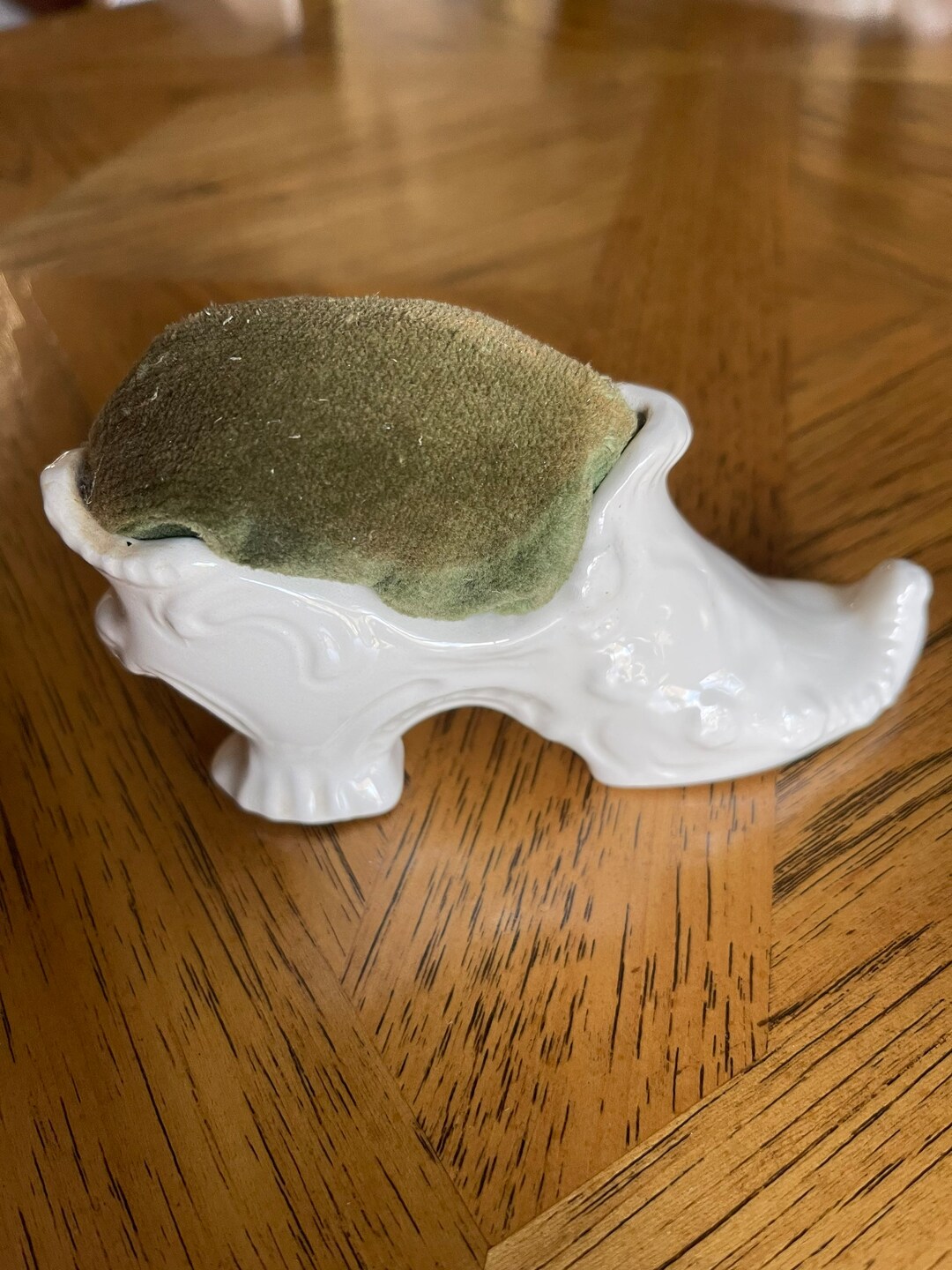 Vintage Ceramic Shoe Pin Cushion, White With Green Felt - Etsy