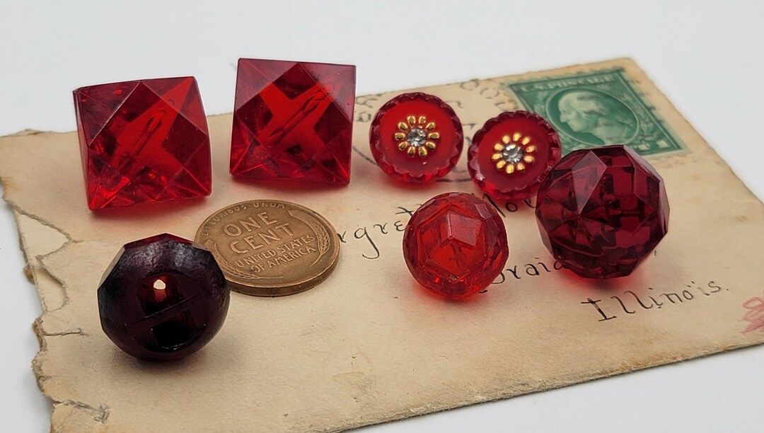 7 Vintage Buttons Modern Red Glass Buttons Glass Buttons - Etsy
