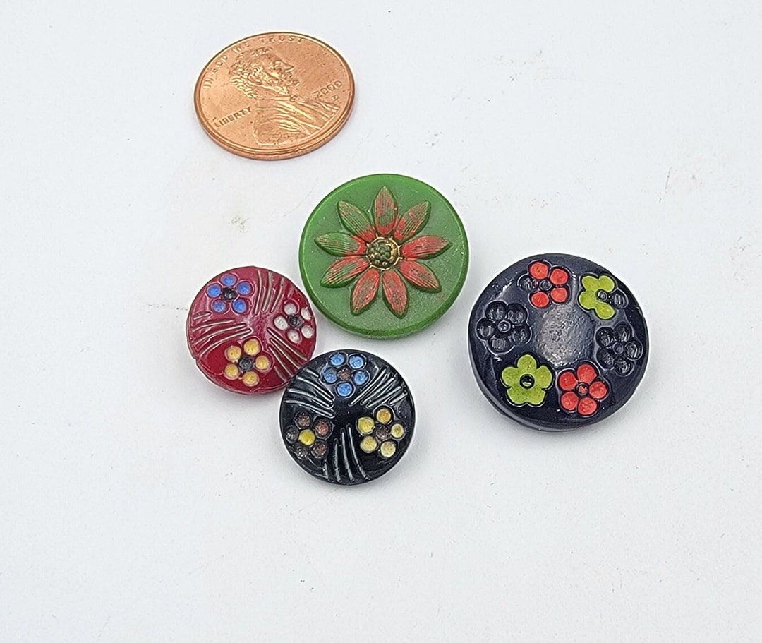 4 Assorted Glass Buttons, Early 20th Century, Glass With Painted ...