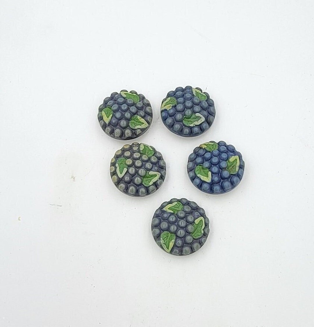 Grape Buttons, Purple Buttons, Vintage Plastic Grape Buttons, Round ...