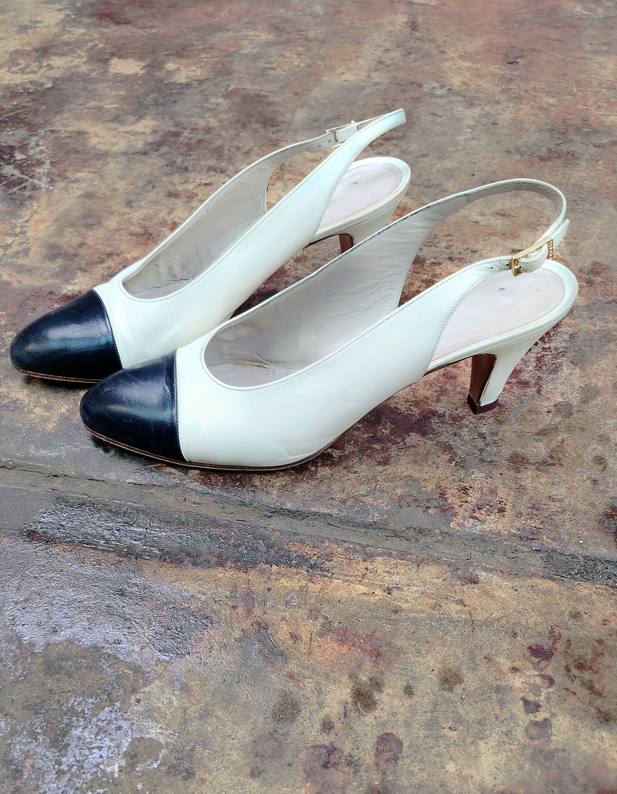 1980s Chanel Spectator Slingback Pumps With Box - Etsy