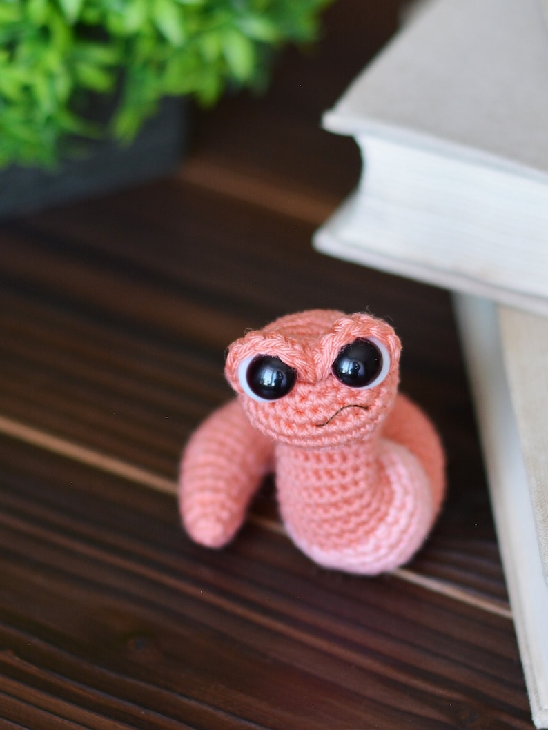 Worm and Snake Crochet Pattern, Angry Worm Amigurumi Tutorial, DIY Mini ...