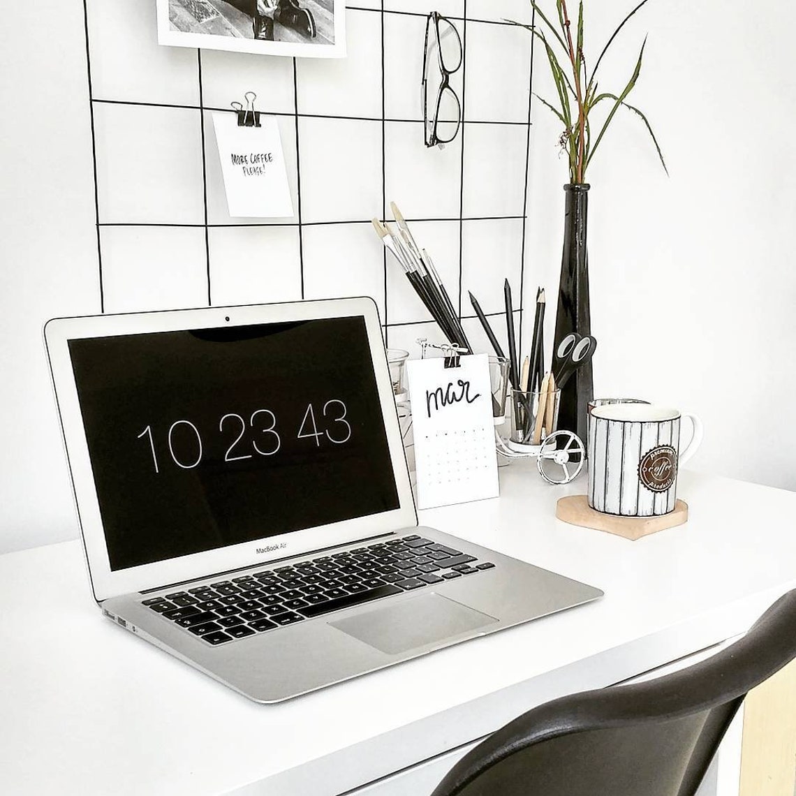 Large Black Wire Wall Grid Shelf FREE CLIPS Wire Mesh Memo - Etsy