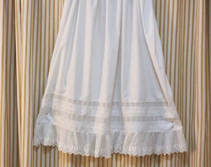 Victorian or Early Edwardian Petticoat With Lace - Etsy