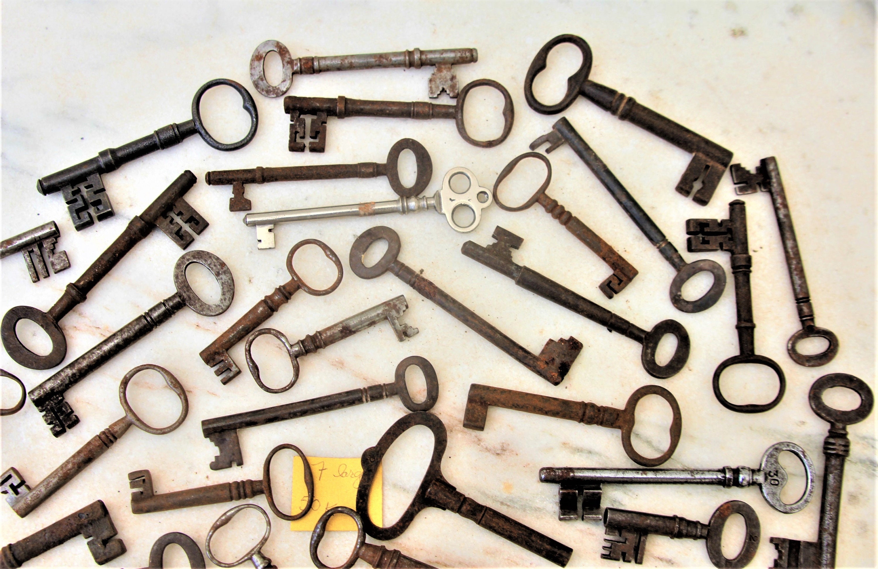 50 Small to Medium Sized Keys Mainly English Antique & Vintage - Ref 7 ...