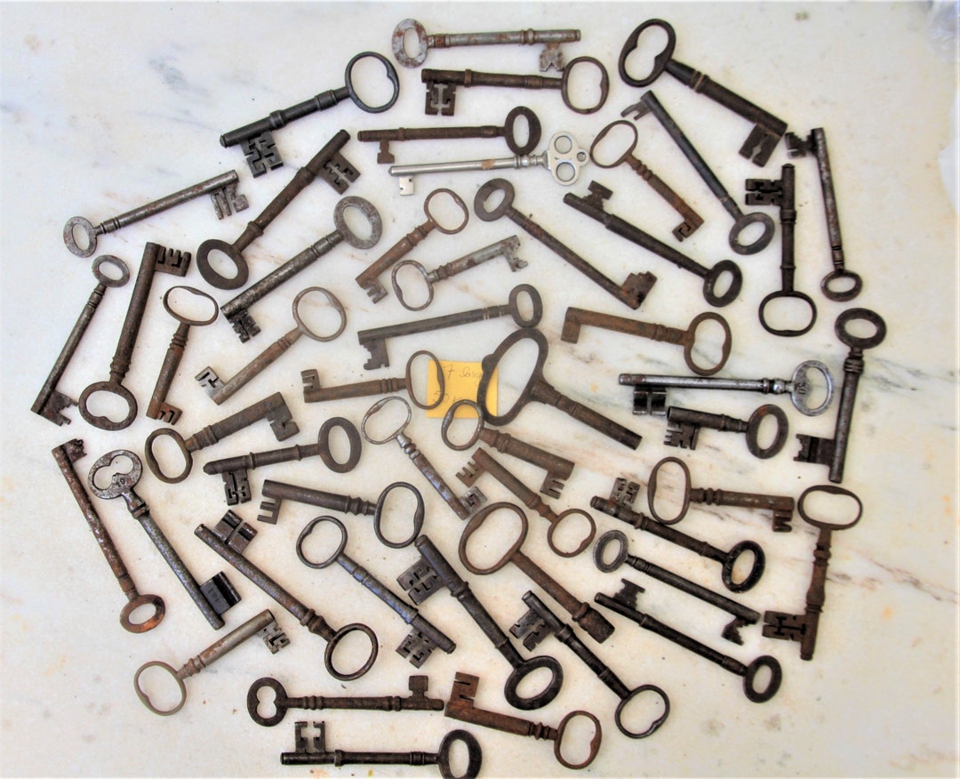 50 Small to Medium Sized Keys Mainly English Antique & Vintage - Ref 7 ...