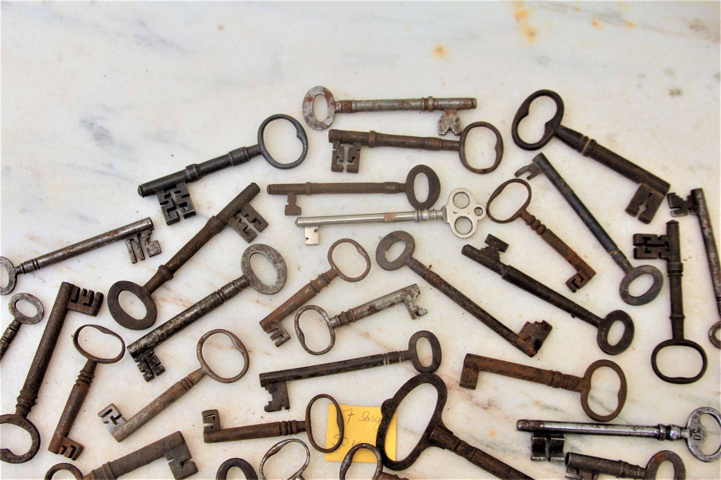 50 Small to Medium Sized Keys Mainly English Antique & Vintage - Ref 7 ...