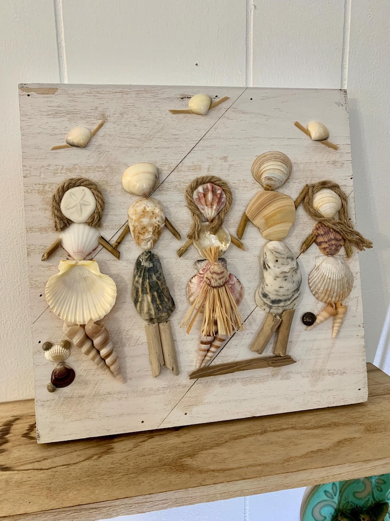 Seashell People Family / Coastal Wall Art / Beach House Decor Gifts - Etsy