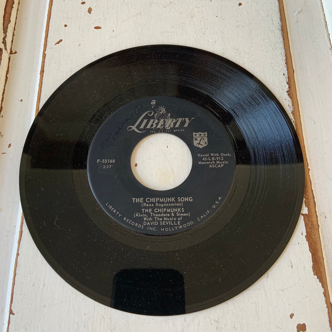 Vintage 1958 the Chipmunks - the Chipmunk Song/almost Good - Liberty ...