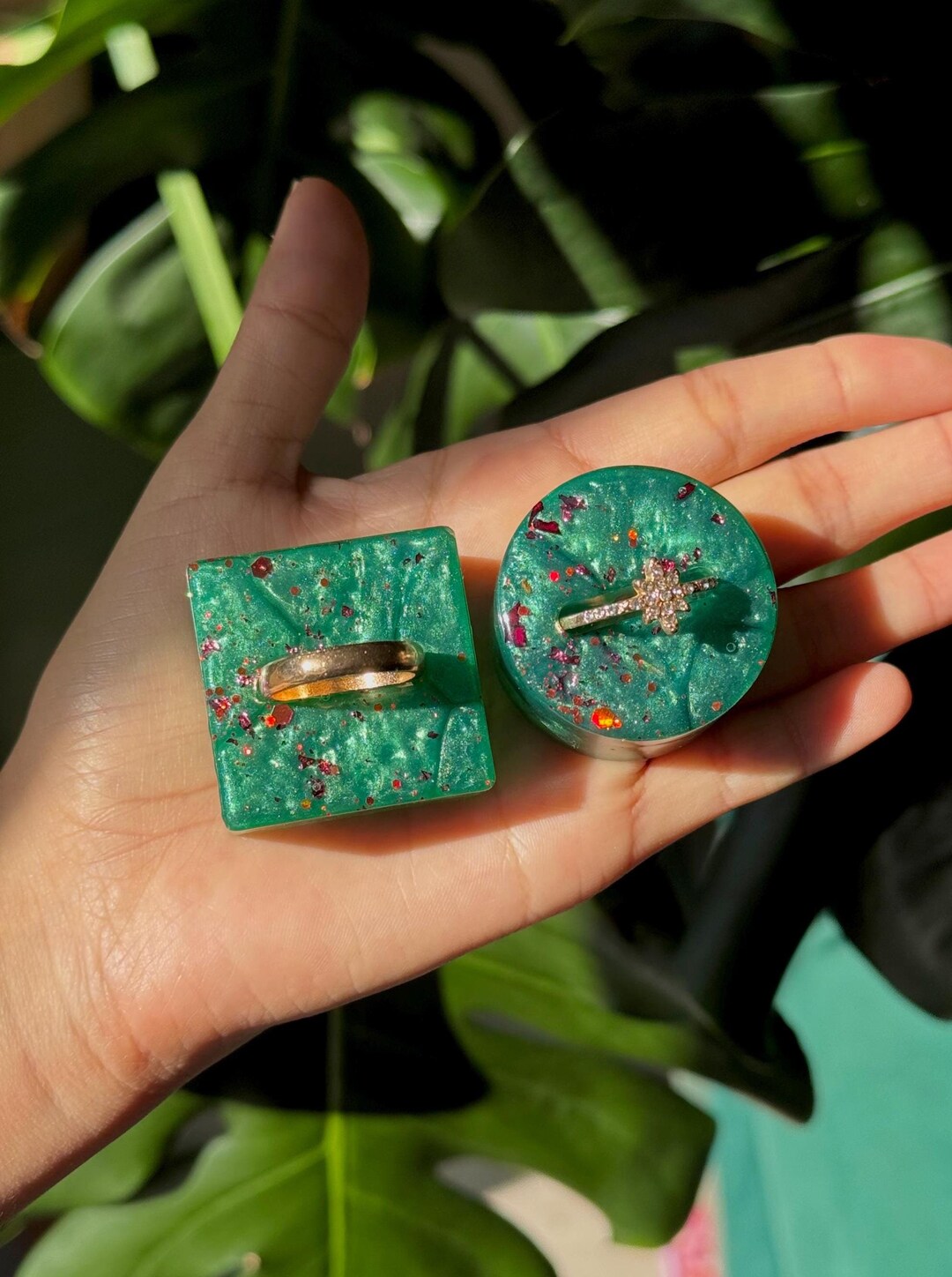 Elegant Resin Ring Holders 1 Slot Green Resin Ring Stand, Ring Holder ...