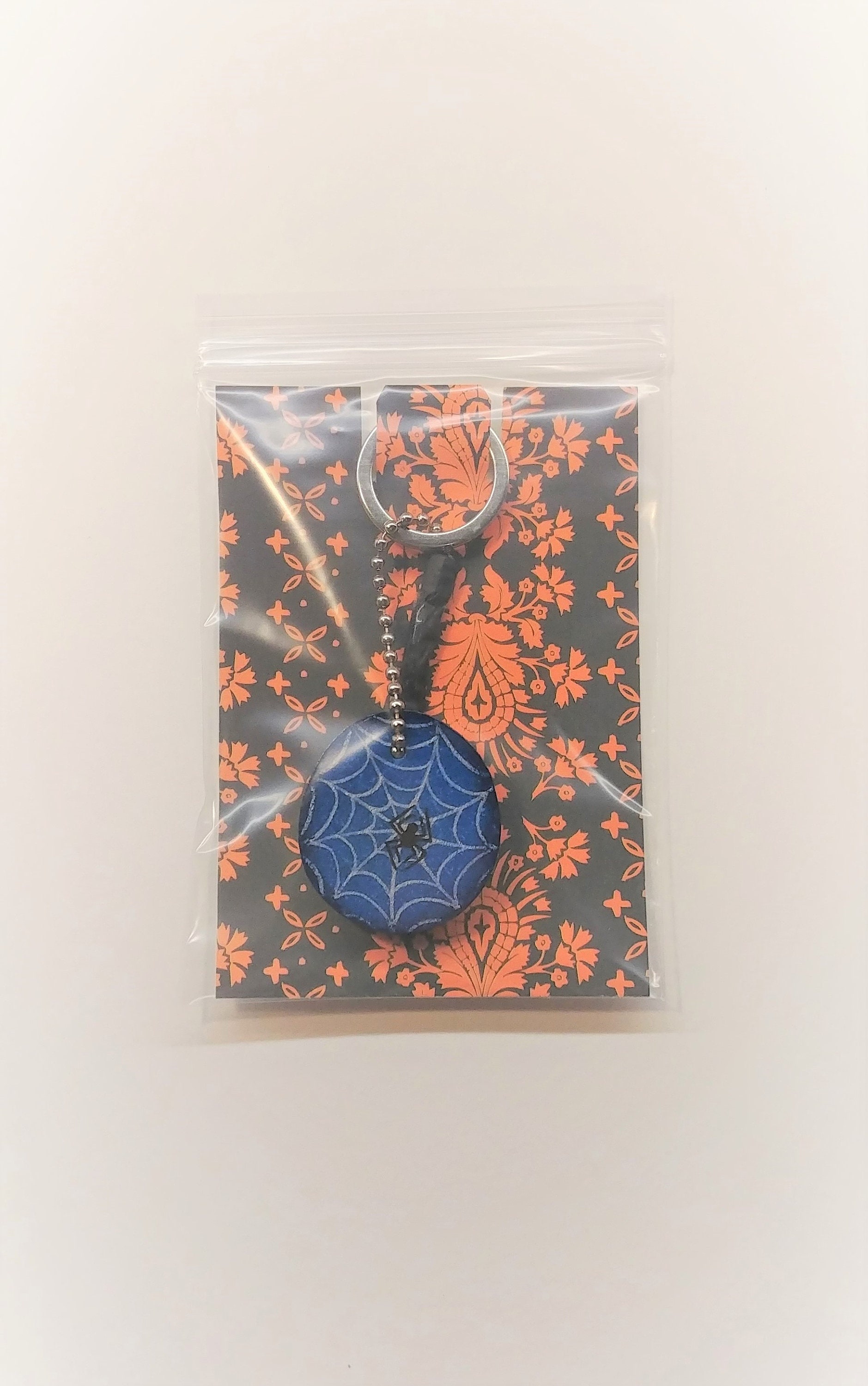 Spider Web Key Chain Halloween Keychain Lanyard Gift - Etsy.de