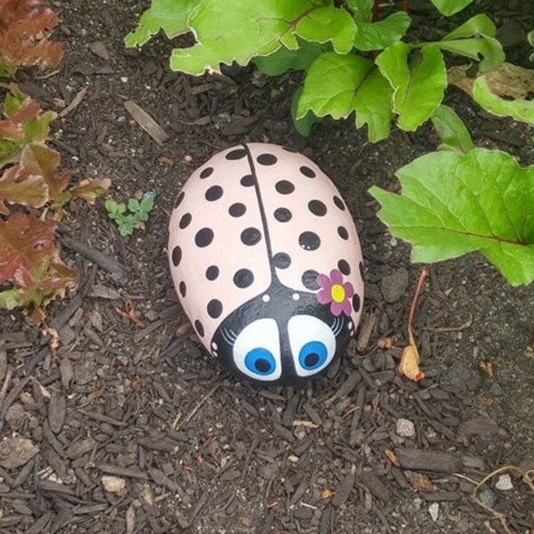 Ladybug Painted Rocks - Etsy