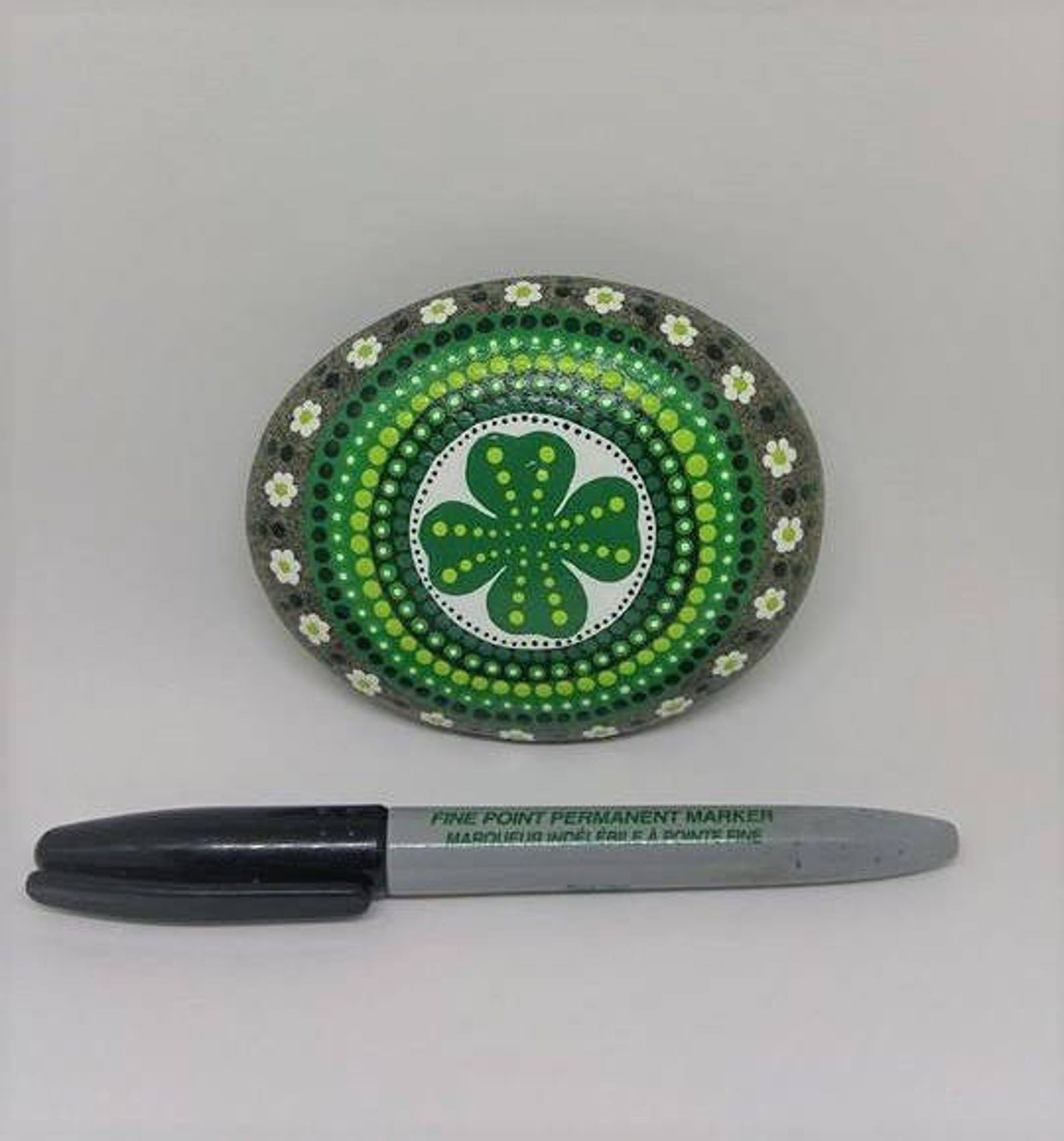 Four Leaf Clover Lucky Garden Stone Custom Gift Green Dot - Etsy