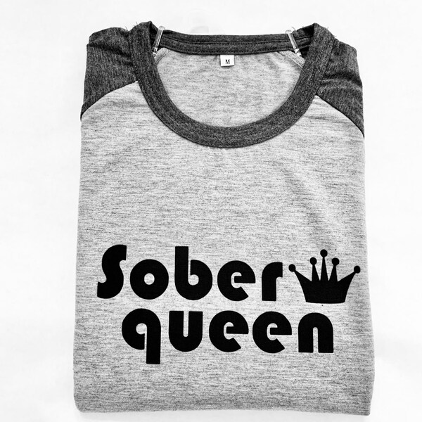 Graphic Tees for Women - Etsy Canada