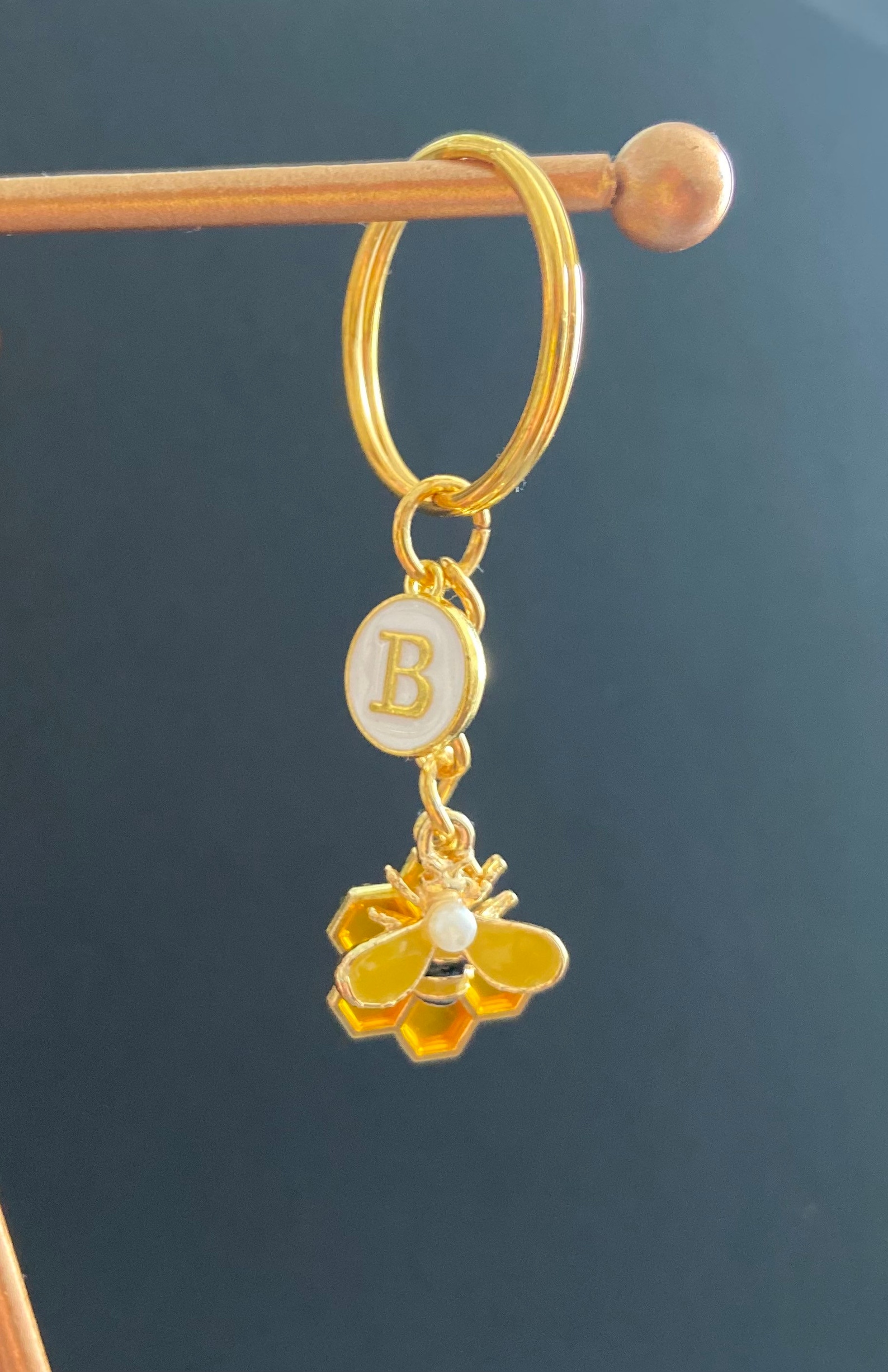 Bee Gift Keyring / Honeycomb Bees Gift / Personalised Present / Buzzing ...