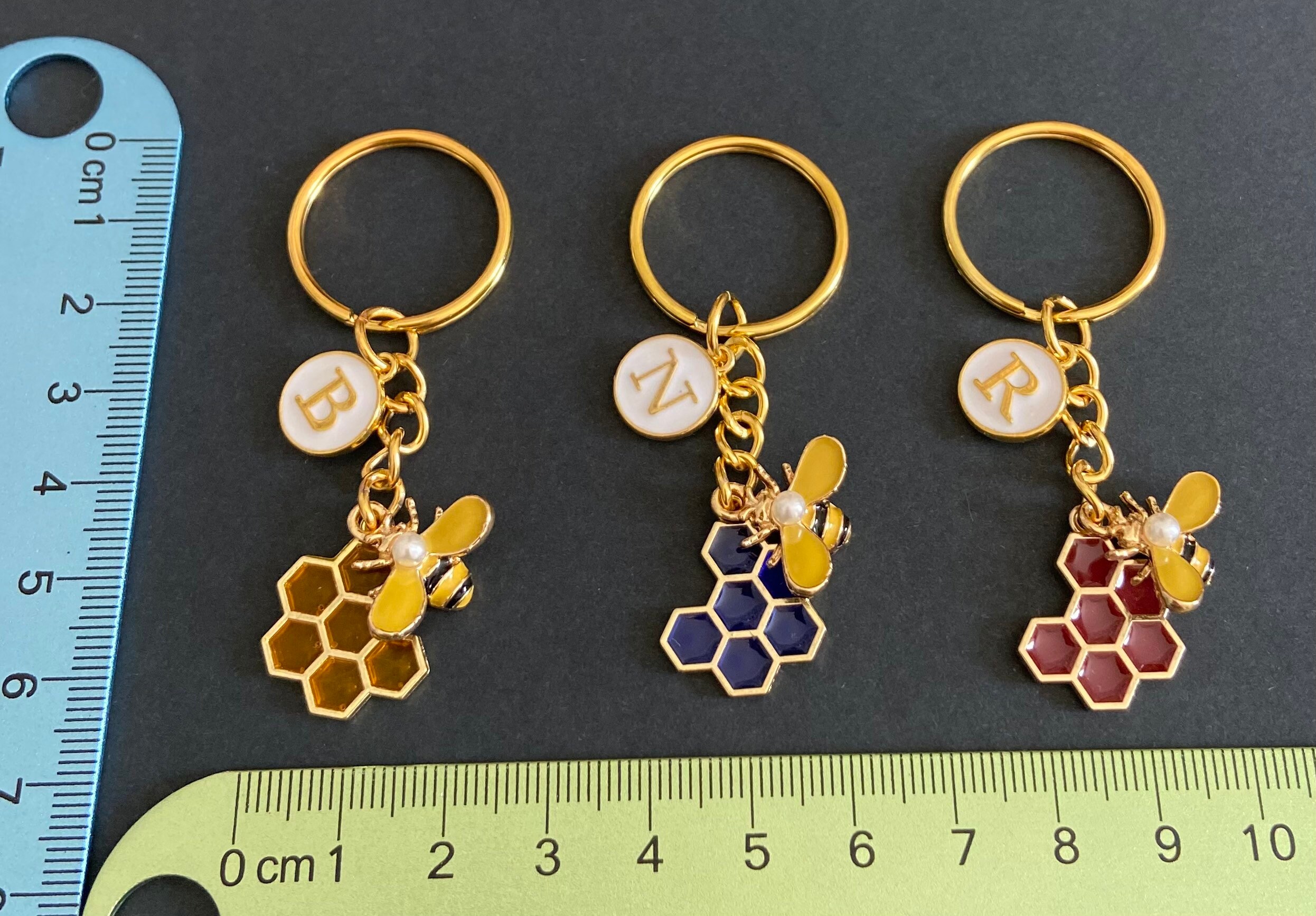 Bee Gift Keyring / Honeycomb Bees Gift / Personalised Present / Buzzing ...