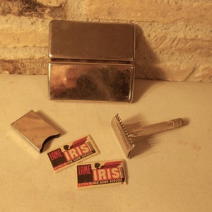 Vintage French Razor Travel Set in Metal Tin Made by Yvett, for Le ...