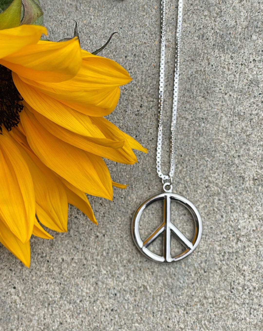 Vintage Peace Sign Pendant and Chain in Sterling Silver - Etsy
