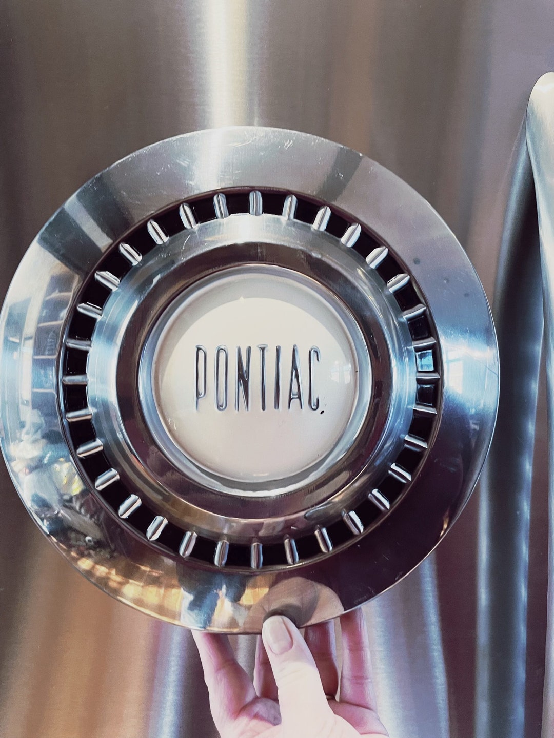 Vintage 1950’s Pontiac Hubcap Wall Decor - Etsy