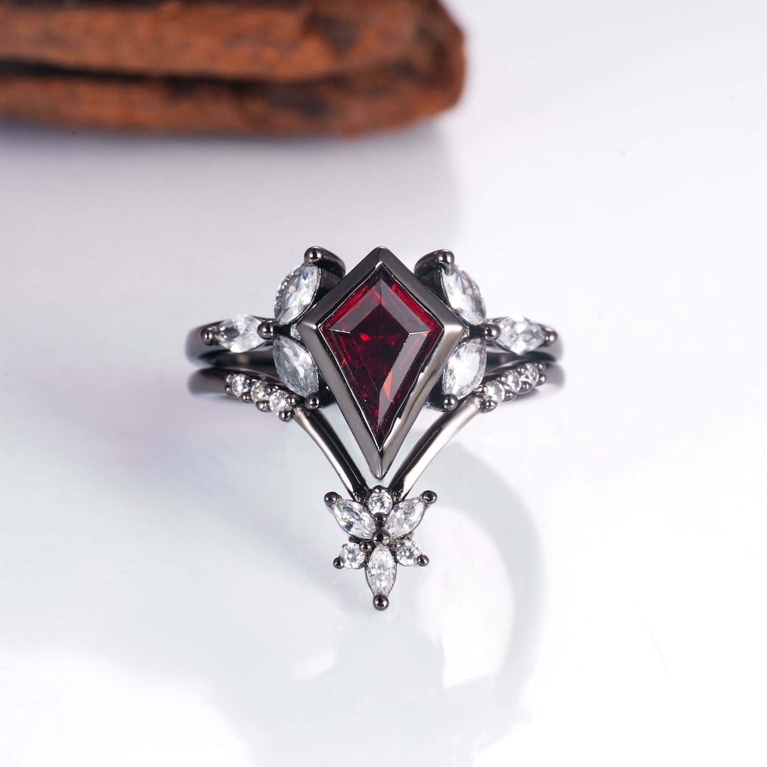 Nora Natural Red Garnet Kite Leaf Ring Set - 925 Gothic Black Sterling ...