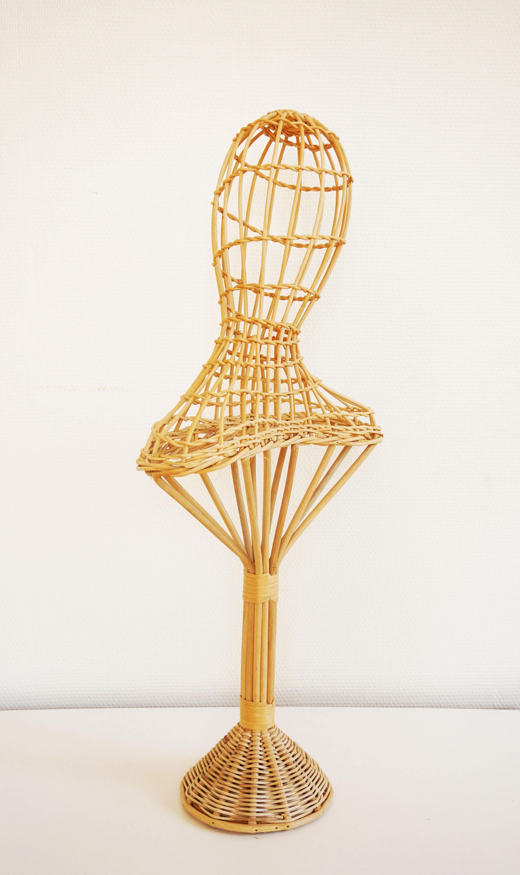 Bust or Wicker and rattan mannequin