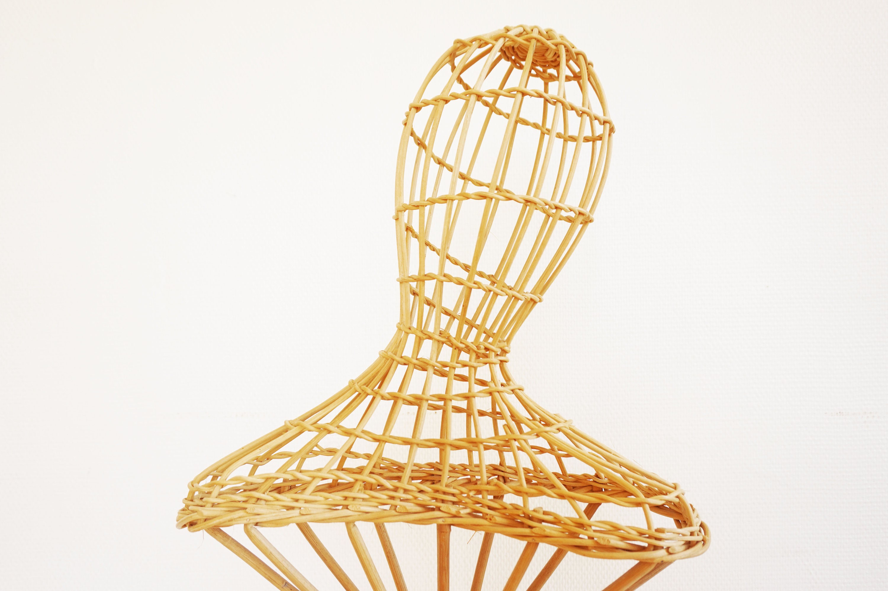 Bust or Wicker and rattan mannequin