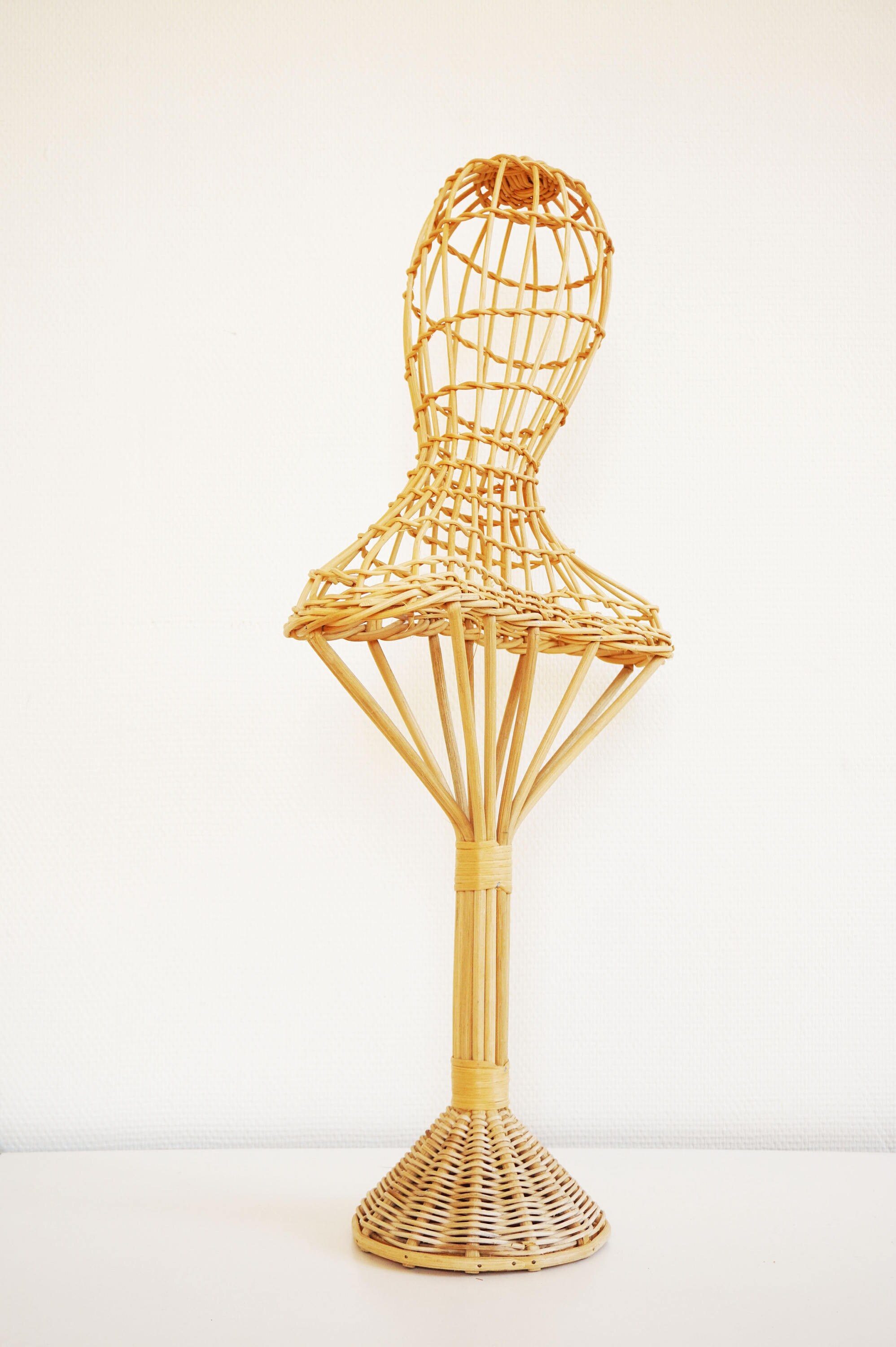 Bust or Wicker and rattan mannequin