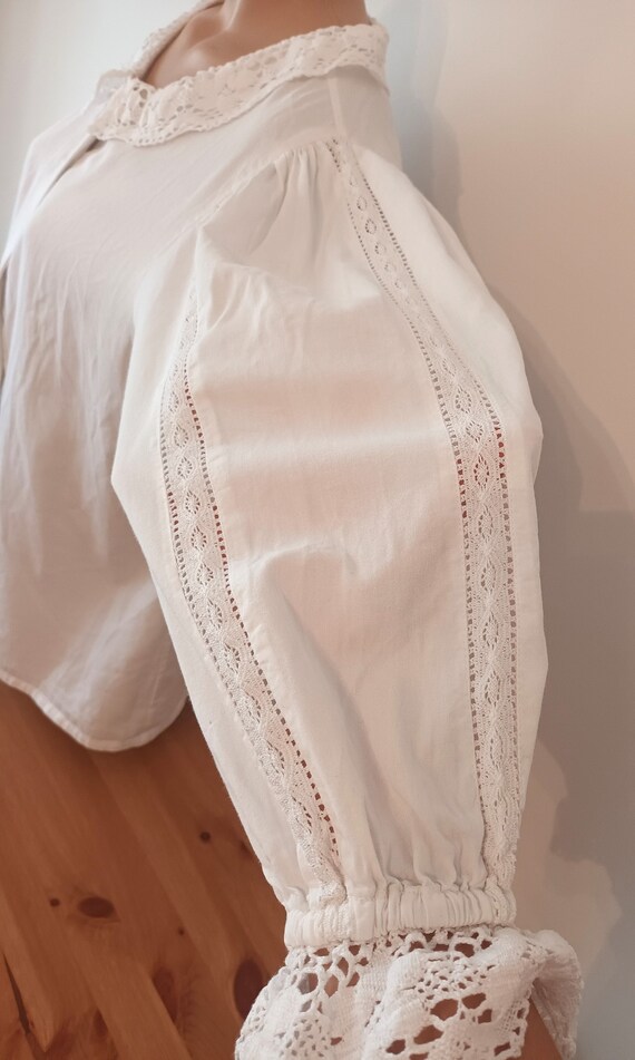 Vintage White Dirndl Top Size M/L Crochet Floral Coll… - Gem
