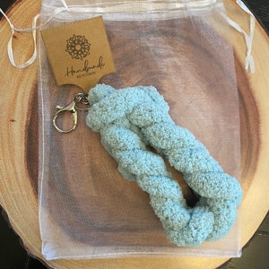 Chunky Yarn Knit Wristlet Keychain | Loop Key Chain With Lobster Clasp ...
