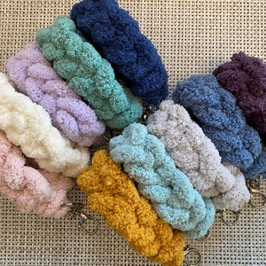 Chunky Yarn Knit Wristlet Keychain | Loop Key Chain With Lobster Clasp ...