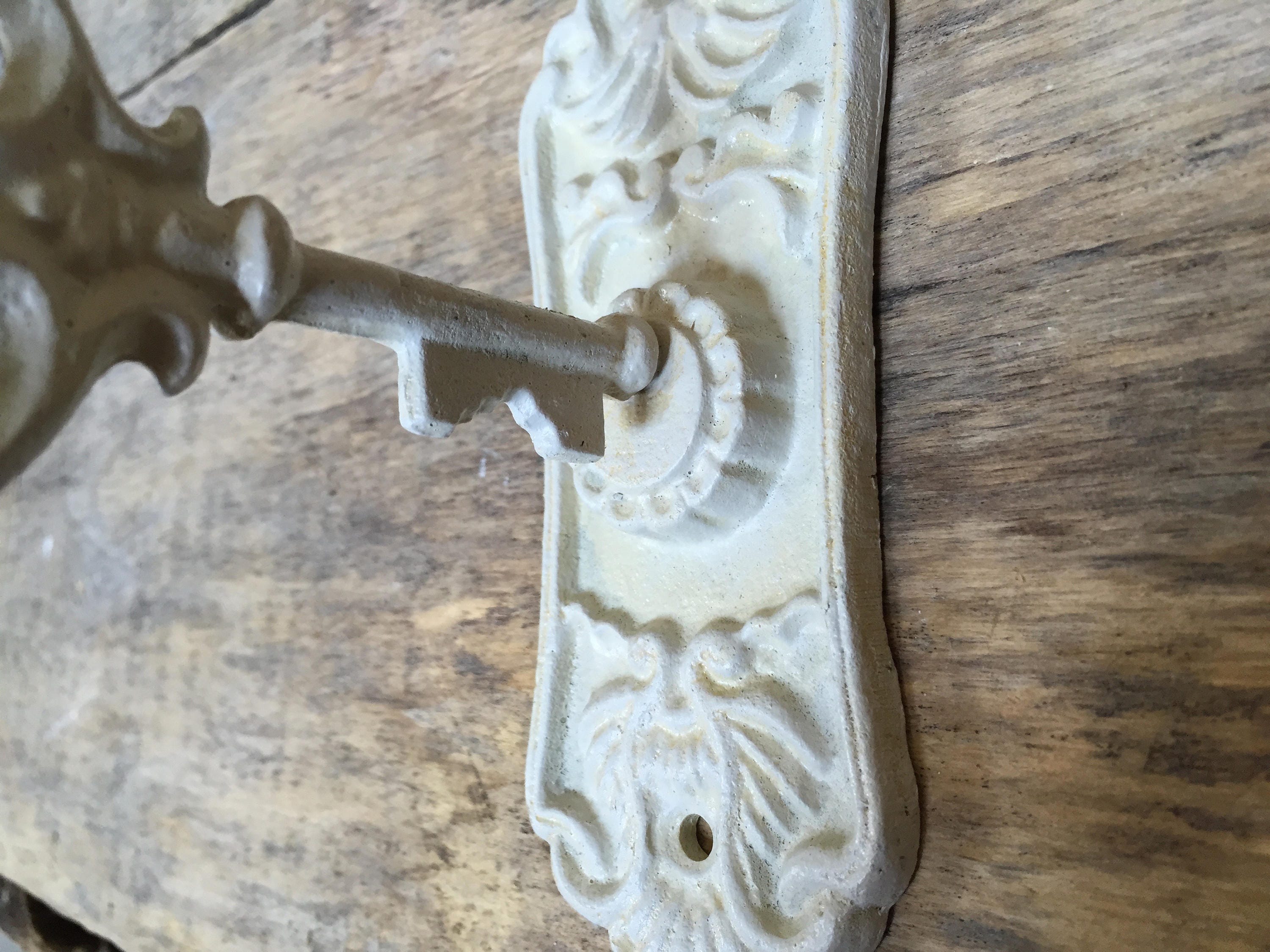 Antique-Style Key and Plate Wall Hook