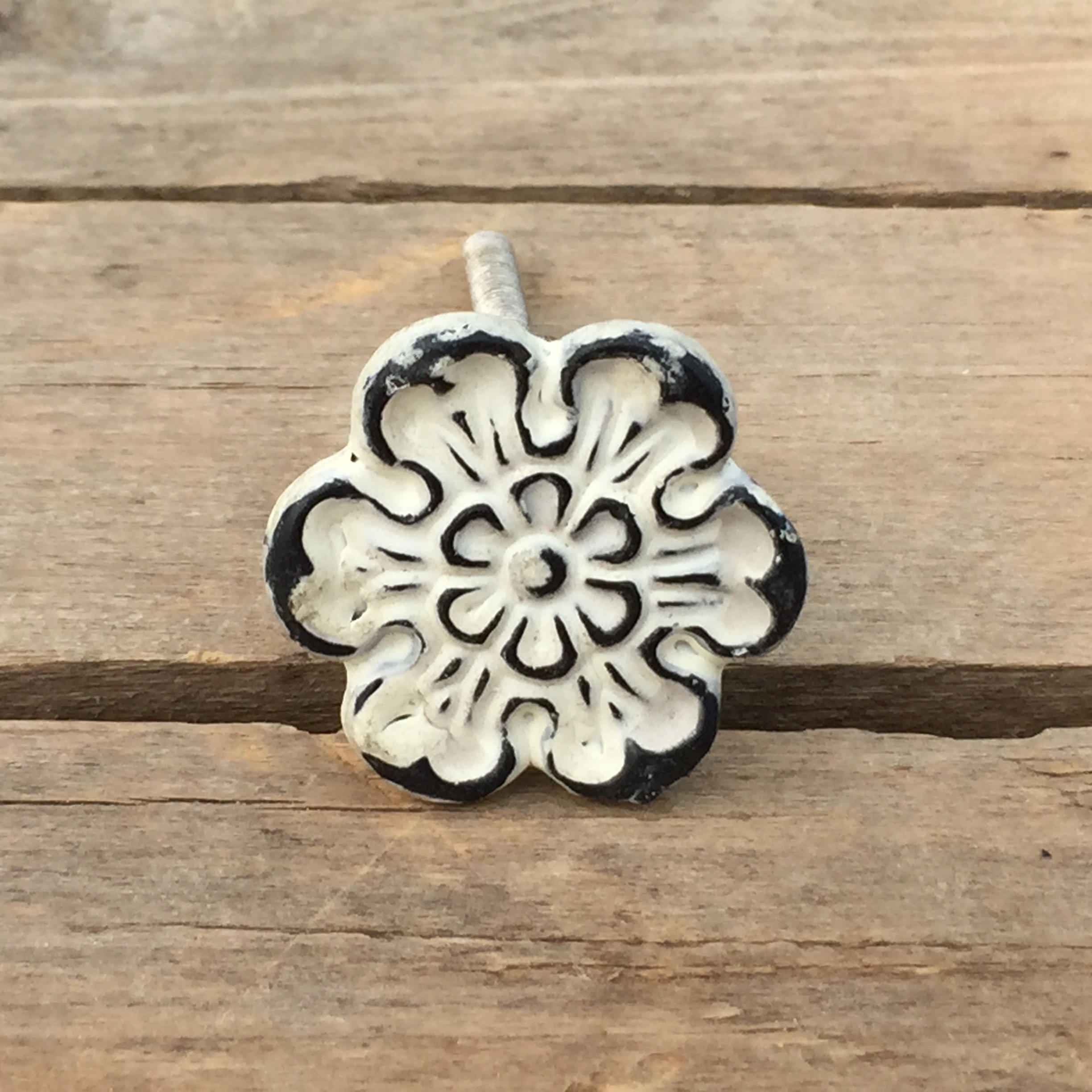 Ivory Distressed Flower Drawer Knob
