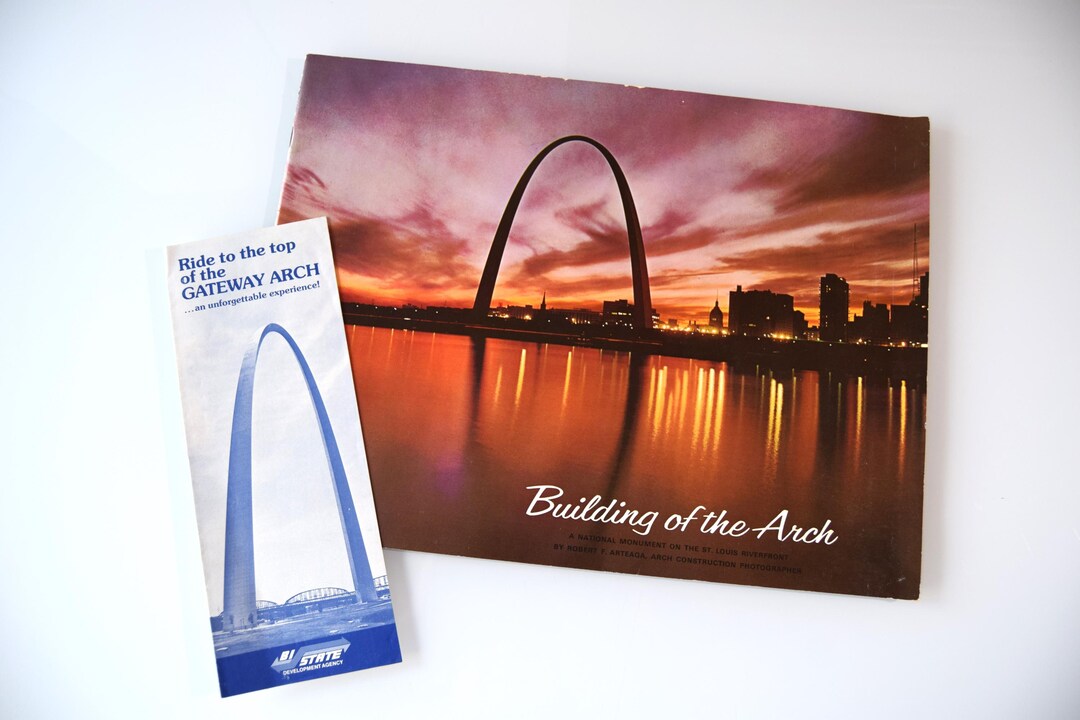 St. Louis Vintage Souvenir Photo Book Building of the Arch - W/elevator ...