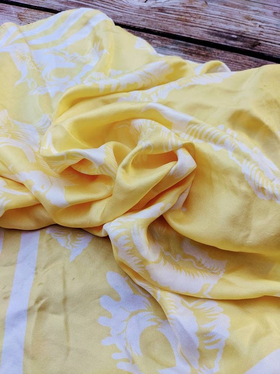 Anne Klein silk scarf shells 36 inch carré - Gem