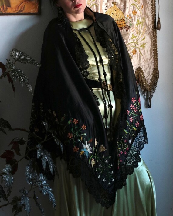 Antique Victorian Black Satin Shawl w/ Silk Floral Em… - Gem
