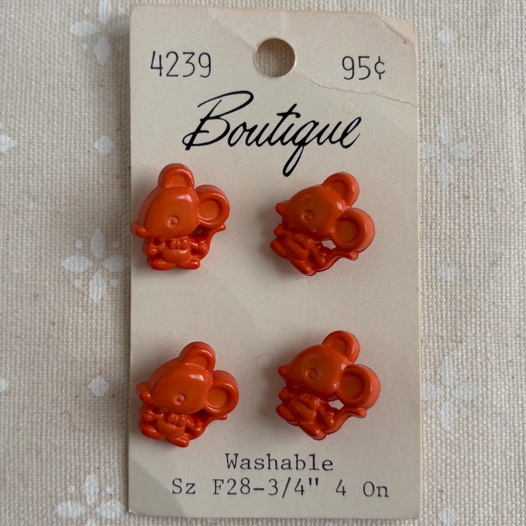Mouse, Animal Shank Buttons, Orange, 11/16" High X 9/16" Wide, by ...