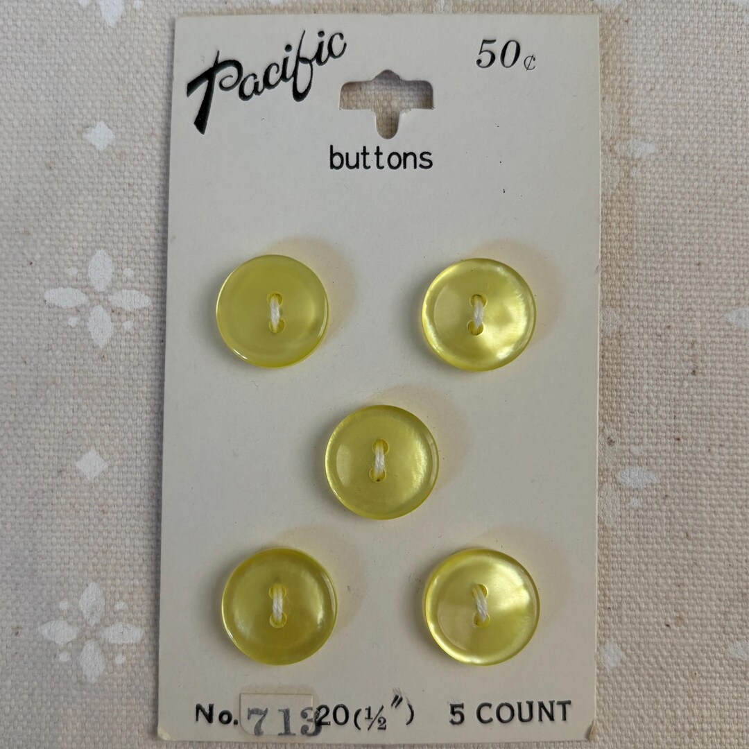 Light Lemon Yellow Buttons, 1/2 Inch, by Pacific, Plastic, 5 Buttons ...