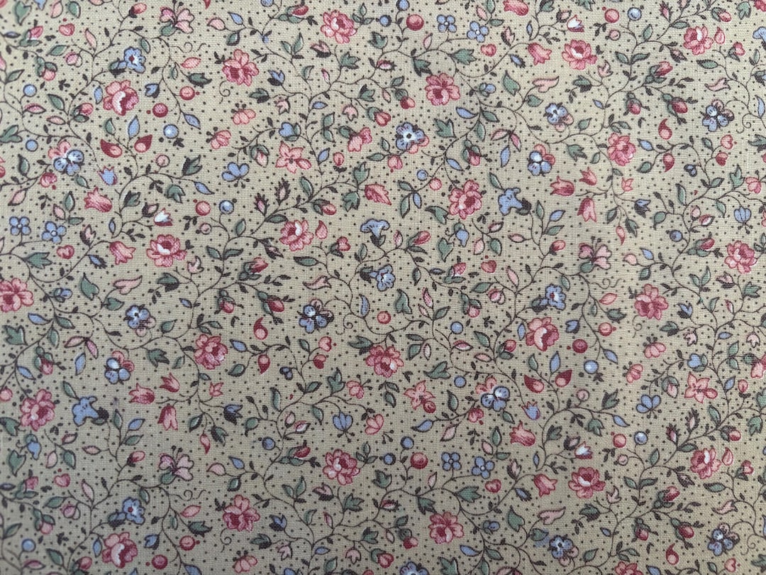 Tiny Floral Print Fabric, Quilting Cotton Small Ditsy Flowers, Pink ...