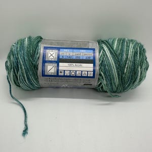 I Love This Yarn in Mint Tea Color, Green Print Acrylic Yarn - Etsy