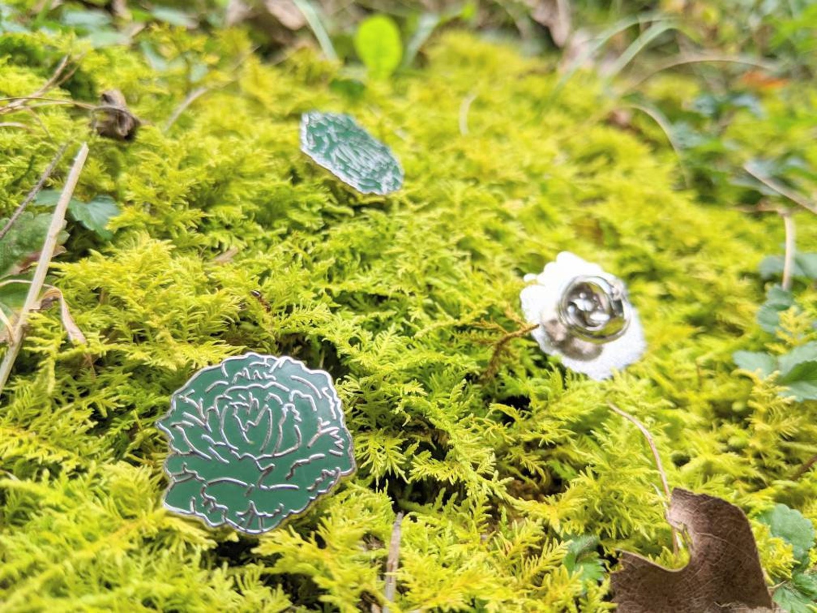 Dark Green Carnation Enamel Pin - Etsy
