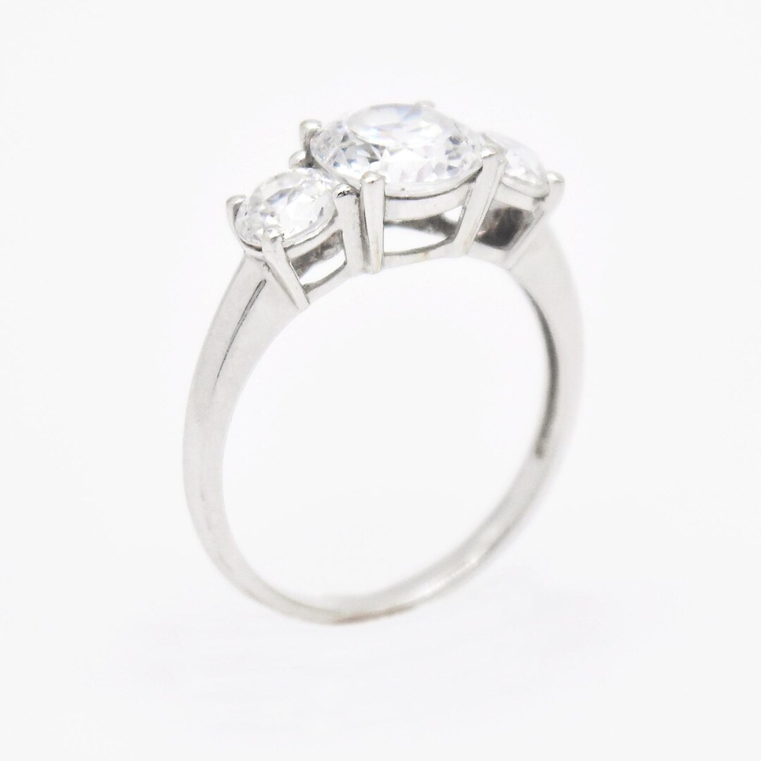 14k White Gold Estate 3 Stone CZ Band/ring Size 8 - Etsy
