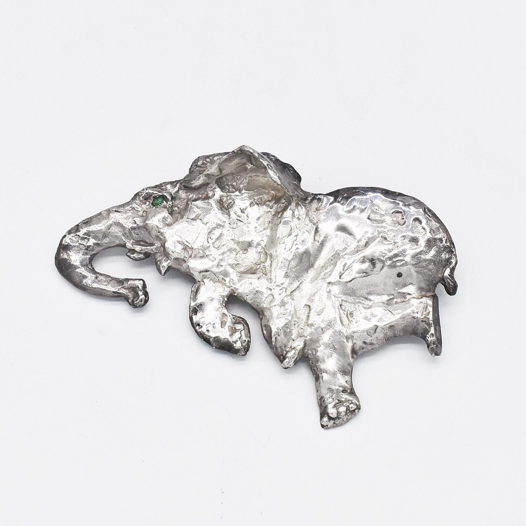 S.S. Carey Boone Nelson Elephant Animal Emerald Eyes Pin/pendant - Etsy