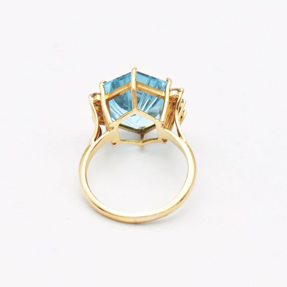 18k Yellow Gold Estate Blue Topaz & Diamond Ring Size… - Gem 18k Yellow Gold Estate Blue Topaz & Diamond Ring Size… - Gem