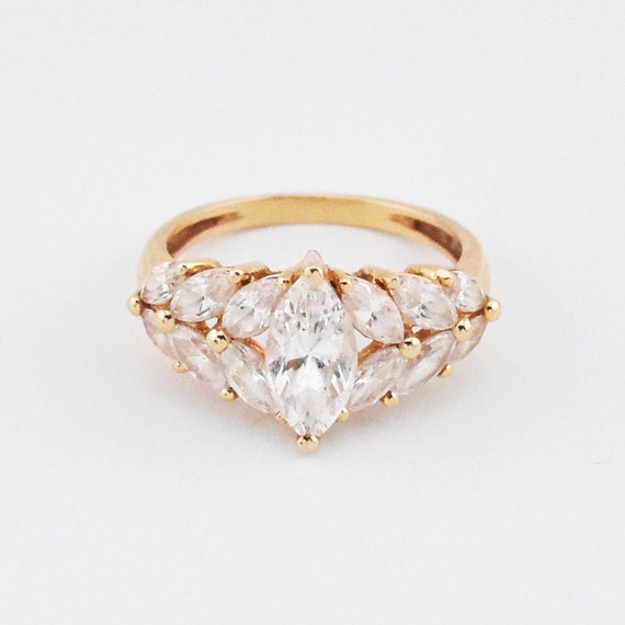 14k Yellow Gold Estate White Gemstone Ring Size 6 - Gem