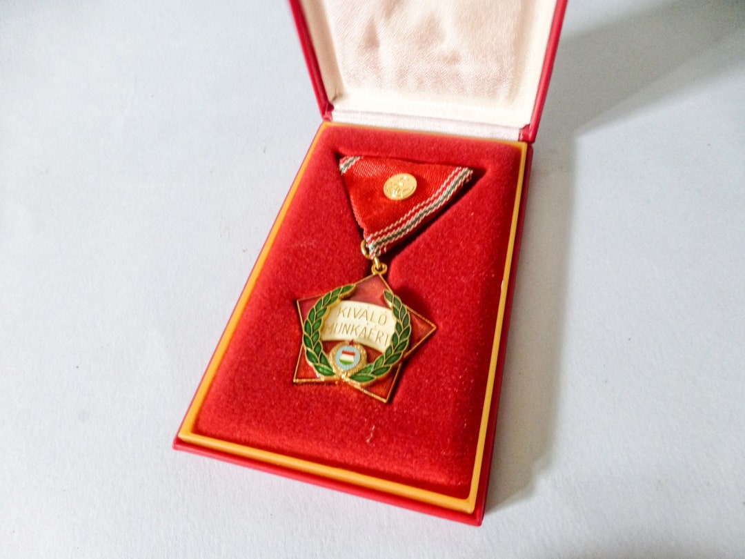 Vintage Hungarian Socialist Badge ,"for Excellent Work" Award ...