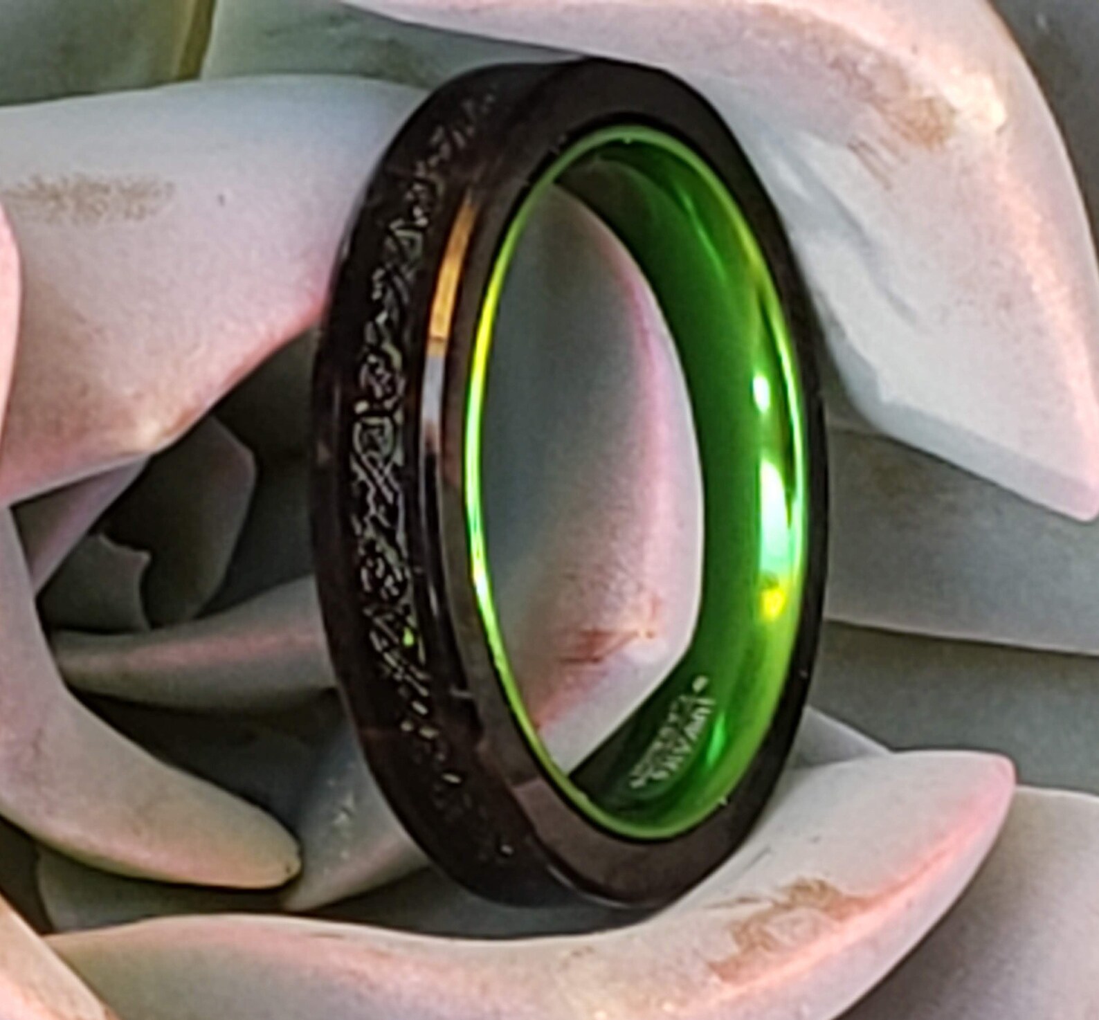 4mm Irish Green Carbon Fiber and Black Celtic Inlay Over Black Tungsten ...