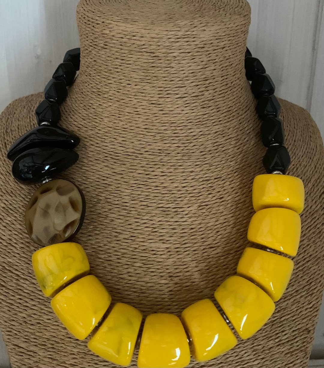 STATEMENT NECKLACE BIG Bead Feature Resin Necklace. Costume - Etsy