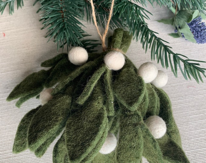 Felt Mistletoe - Etsy