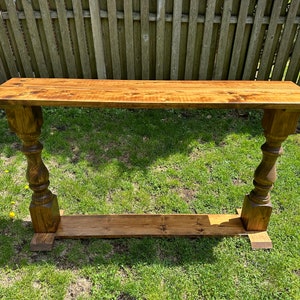 Farmhouse Entry Table With Turned Legs - Etsy