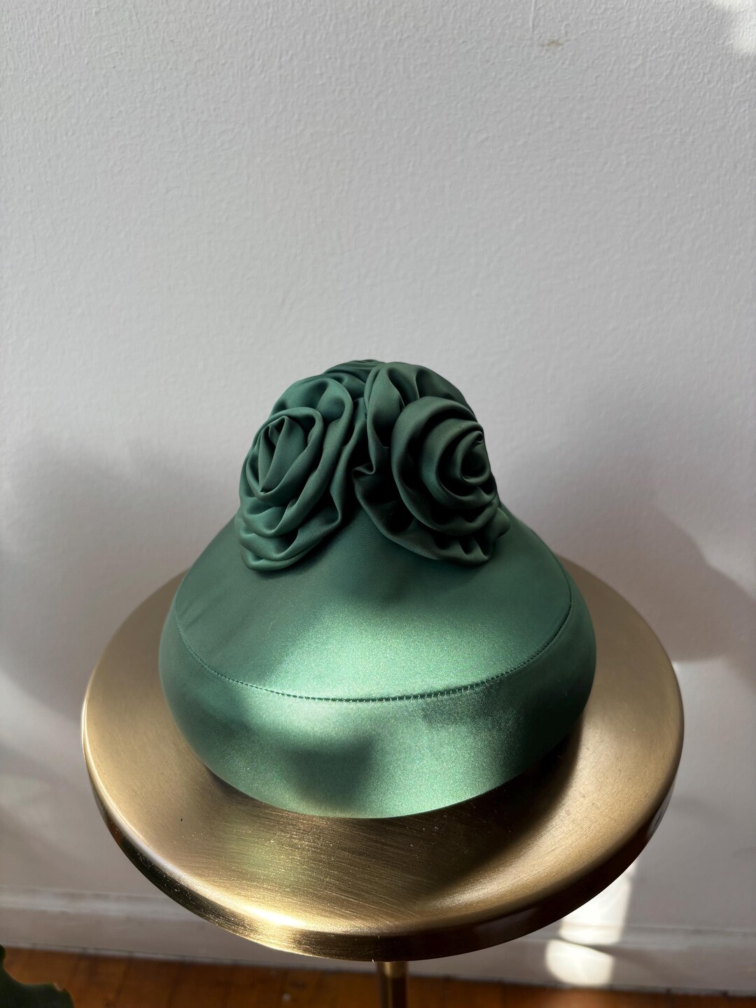 Vintage 1940s Green Satin Cloche Hat - Etsy